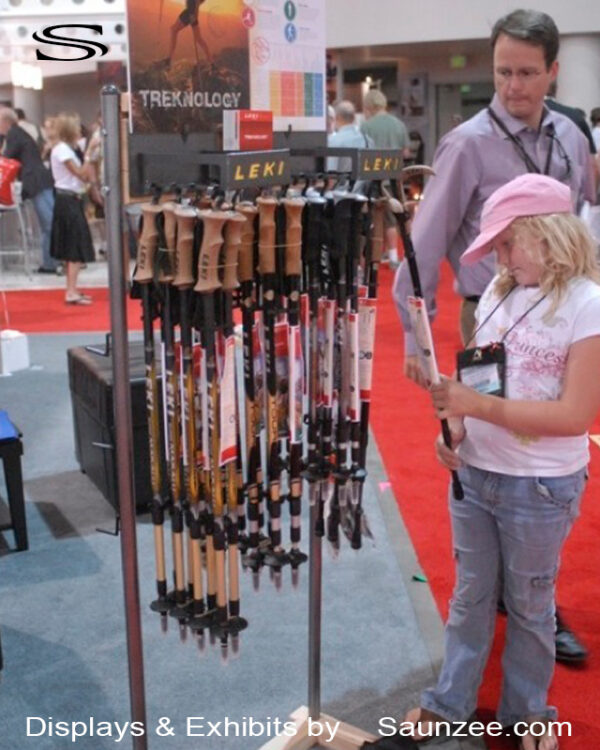 CUSTOM DISPLAYS | SAUNZEE