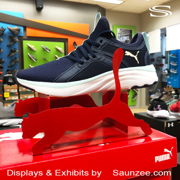 CUSTOM DISPLAYS | SAUNZEE