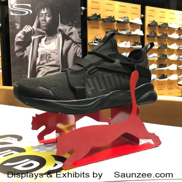 CUSTOM DISPLAYS | SAUNZEE